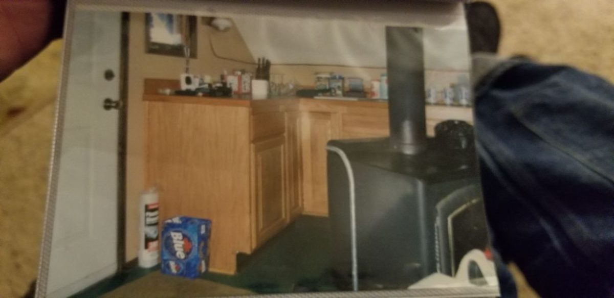 Remote Cozy Cabin, over 19 acres Lake Access, Near Talkeetna