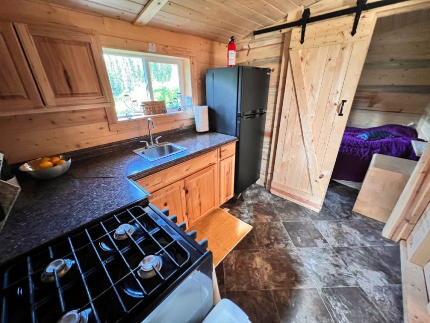 Charming, Creekside, Off Grid Log Cabin in Willow Alaska